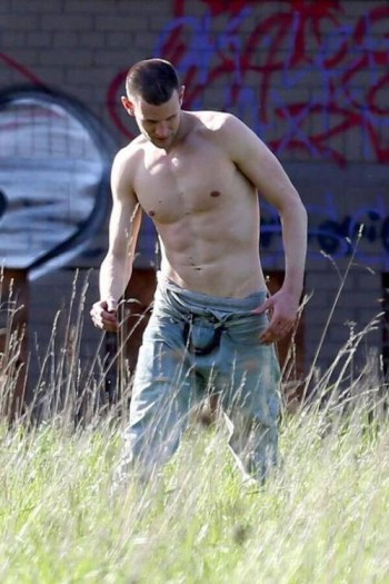 Want a pic of Shirtless & Very Toned Matt Smith from the set of his new ...